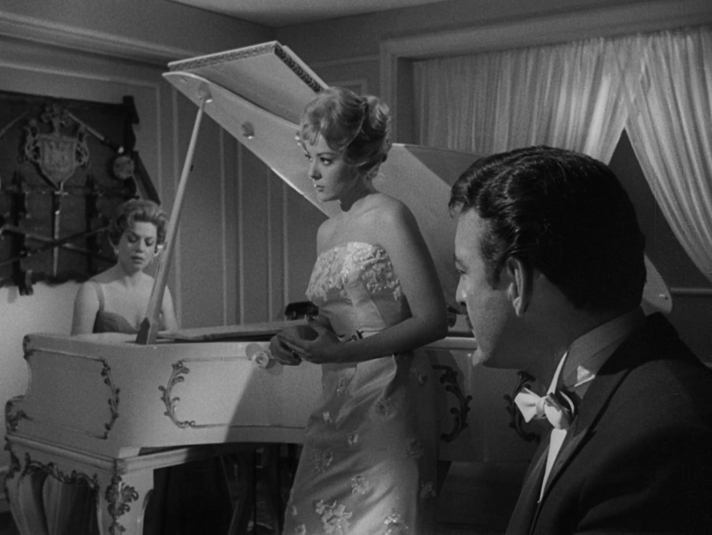 The Exterminating Angel - THE CINEMATOGRAPH