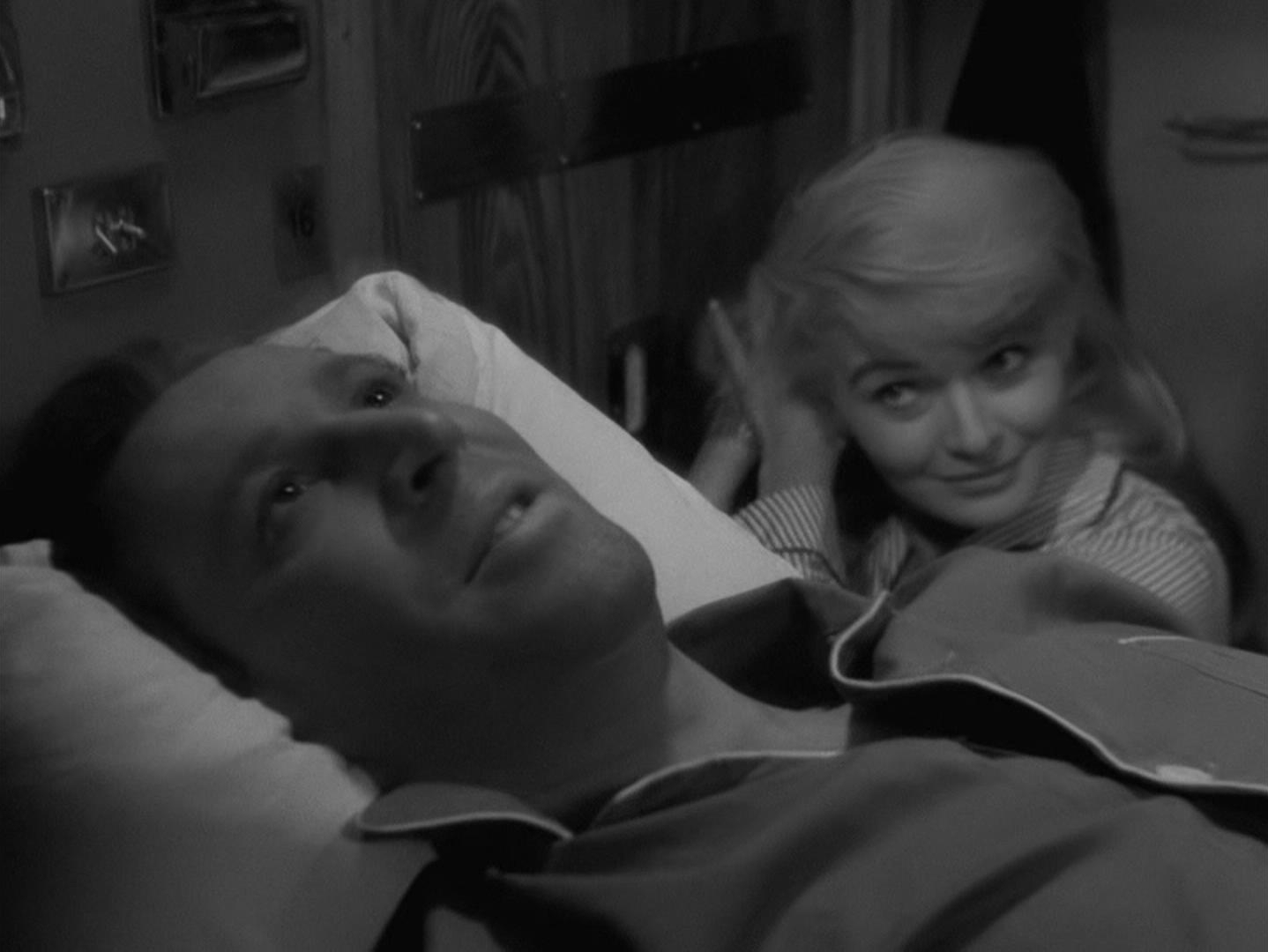 Night Train - THE CINEMATOGRAPH